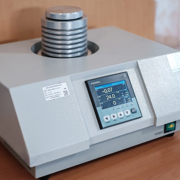 خدمات و تجهیزات آزمایشگاهی - نیرومند پلیمر